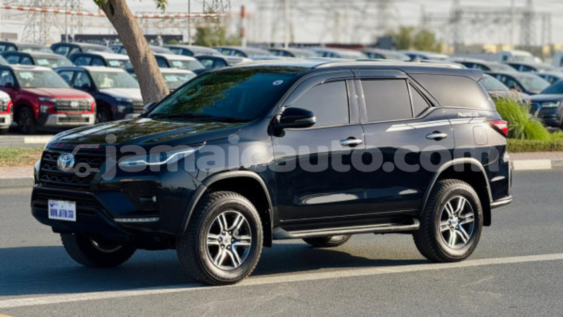 Buy used toyota fortuner black car in import - dubai in clarendon ...